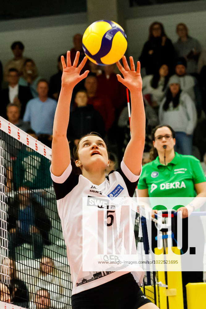 Corina Glaab Schwarz Weiss Erfurt, 5 at the pass, 1 18 2023, Erfurt ...