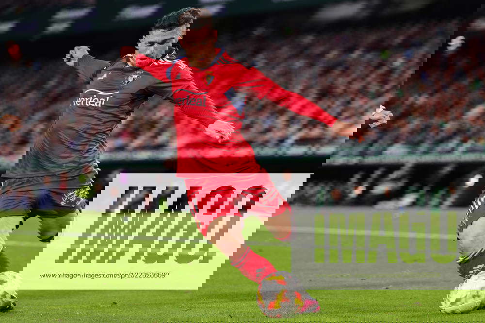 January 18, 2023, Seville, Seville, Spain: Kike Barja of Osasuna in action during the Copa del Rey