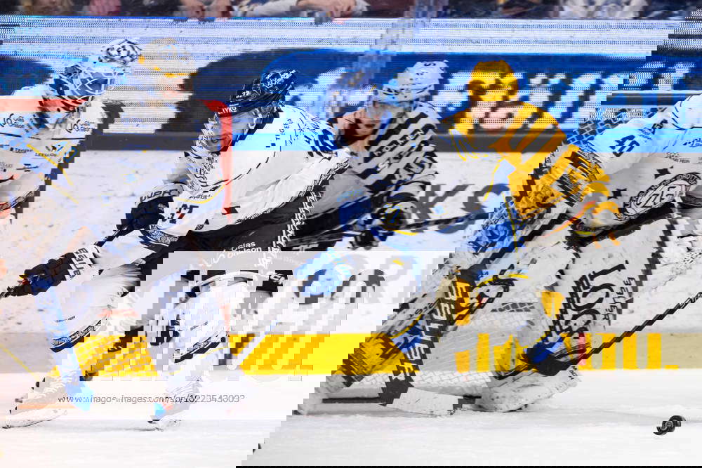 230119 Leksands Anton Lindholm and Skellefteas Andreas Wingerli and ...