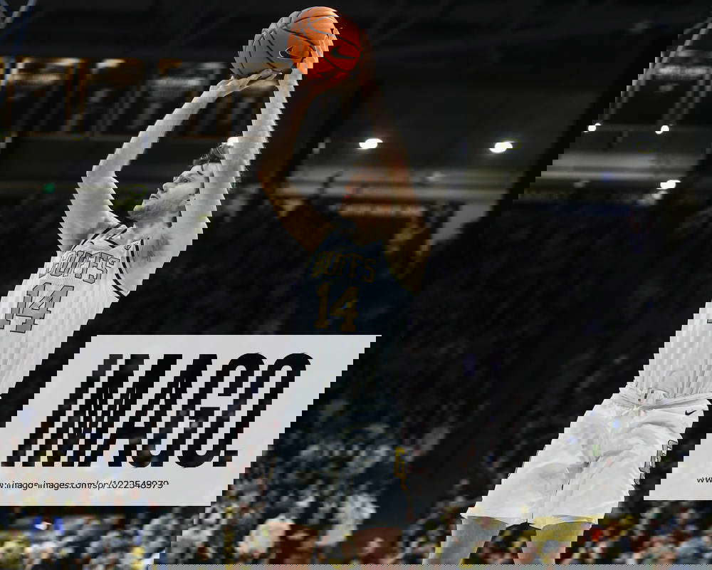 January 19, 2023: Colorado Buffaloes guard Ethan Wright (14) shoots a ...