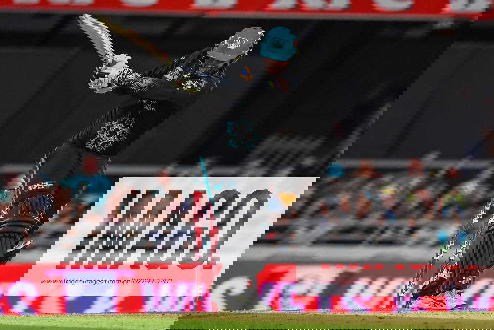 CRICKET BBL HEAT HURRICANES, Matthew Renshaw of the Heat plays a shot ...