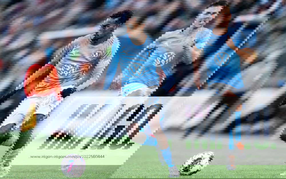 230120 Malmö FFs Taha Ali under träningsmatchen i fotboll mellan Malmö ...