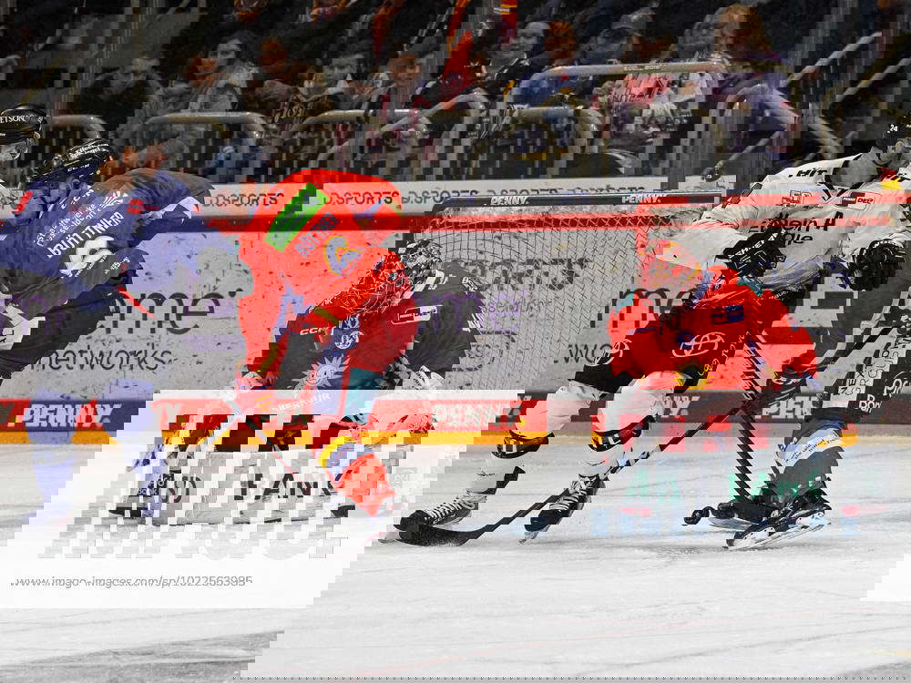 Slightly lost sight of the puk Zachary Sill Koelner Haie, 24 , Justus ...