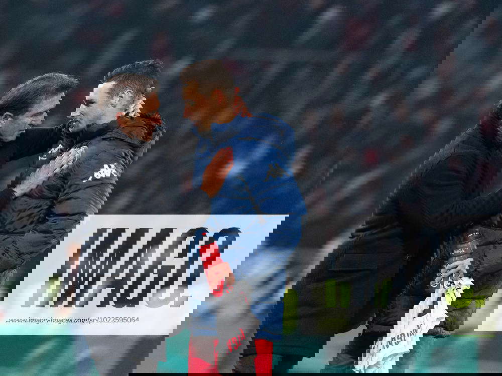 After the end of the game v li Bruno Labbadia, coach VfB Stuttgart ...