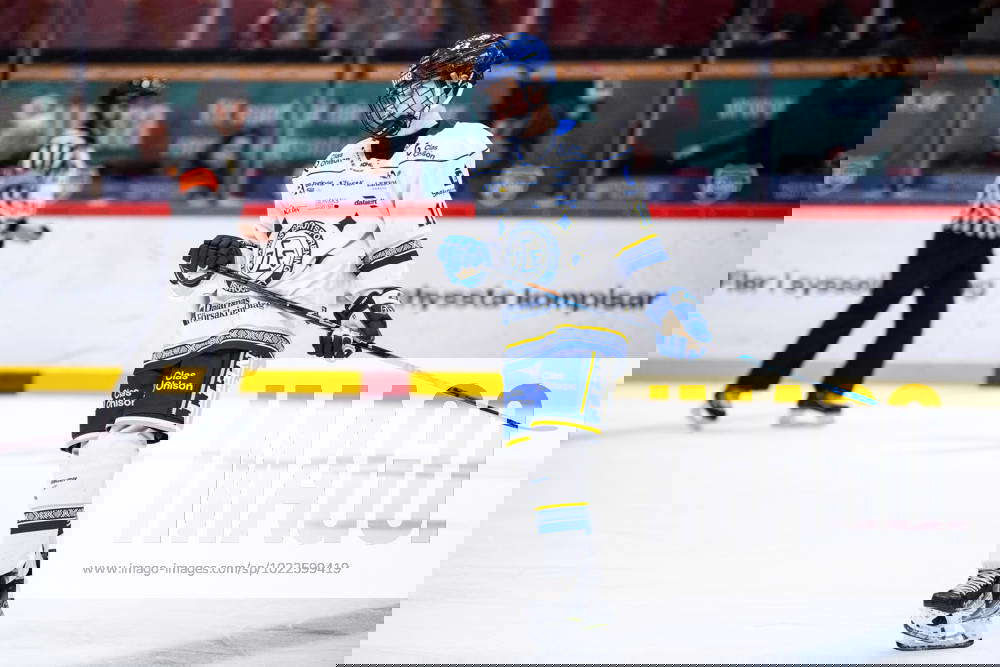 Leksands Fanny Brolin depresses during the SDHL ice hockey match between Brynäs and Leksand on in