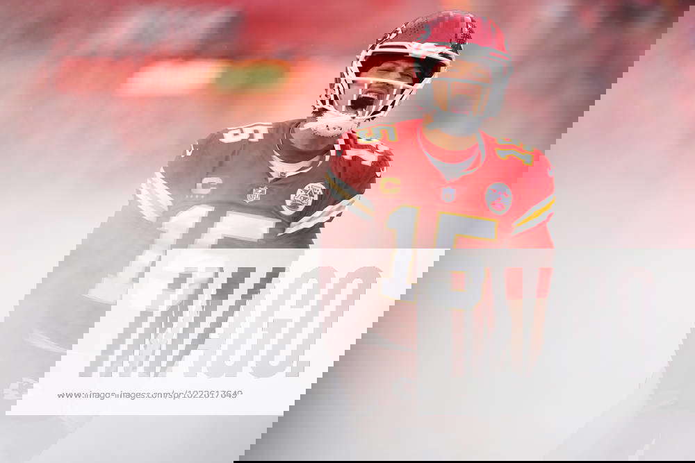 Kansas City Chiefs quarterback Patrick Mahomes (15) comes out of the ...