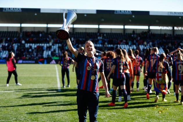 MERIDA, BADAJOZ, SPAIN: Irene Paredes of FC Barcelona, Barca warms up ...
