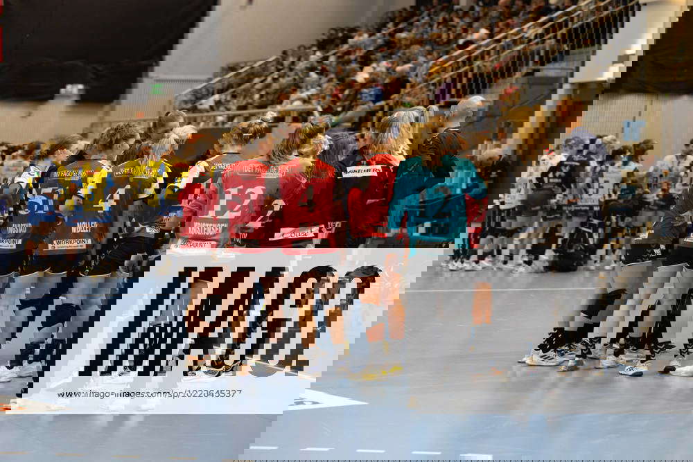 Hamar, Norway, January 22nd 2023: Time-out during the EHF Champions League game between Storhamar