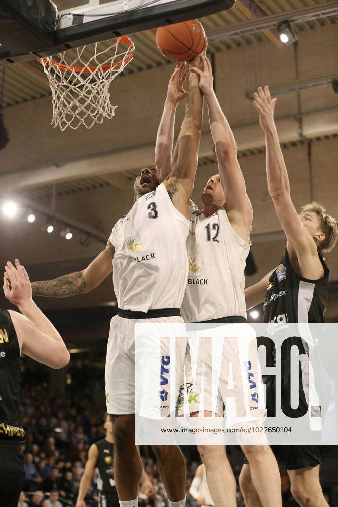 Newcomer Anthony Polite Towers and Seth Hinrichs against Jannik ...