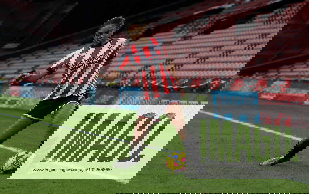 Sheffield, England, January 22th 2023: Chene Muir 16 controls the ball ...