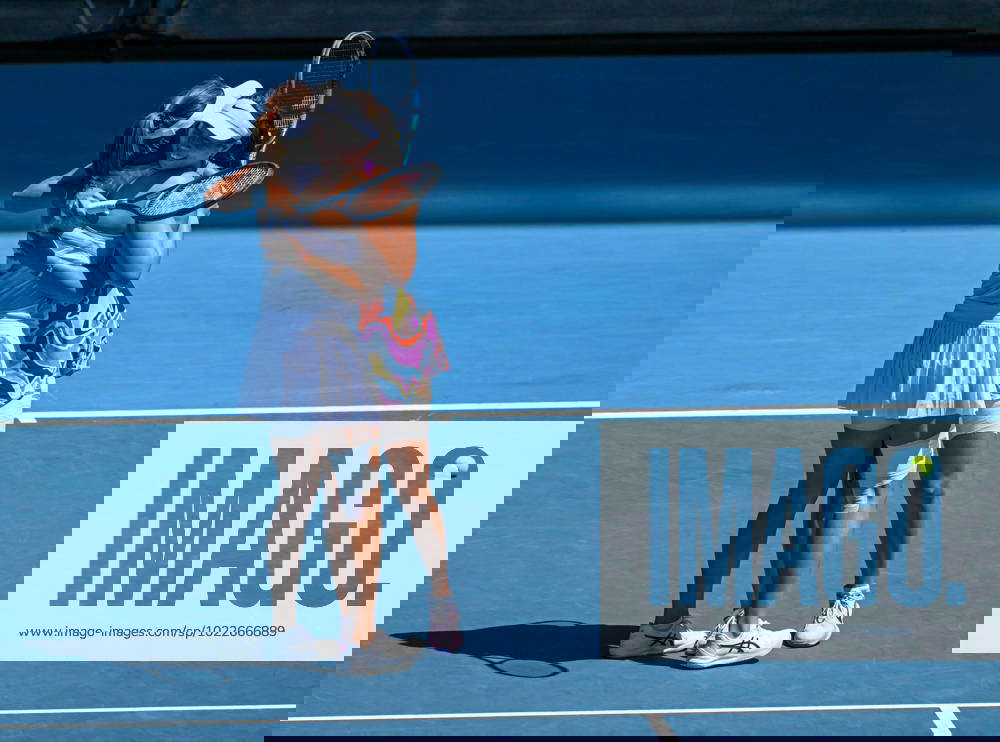 (230123) -- MELBOURNE, Jan. 23, 2023 -- Yang Zhaoxuan (L) Chan Hao ...