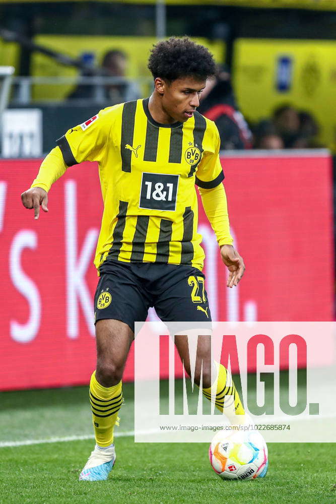 Karim Adeyemi Borussia Dortmund BVB, 27 on the ball, in action, individual action, GER, Borussia