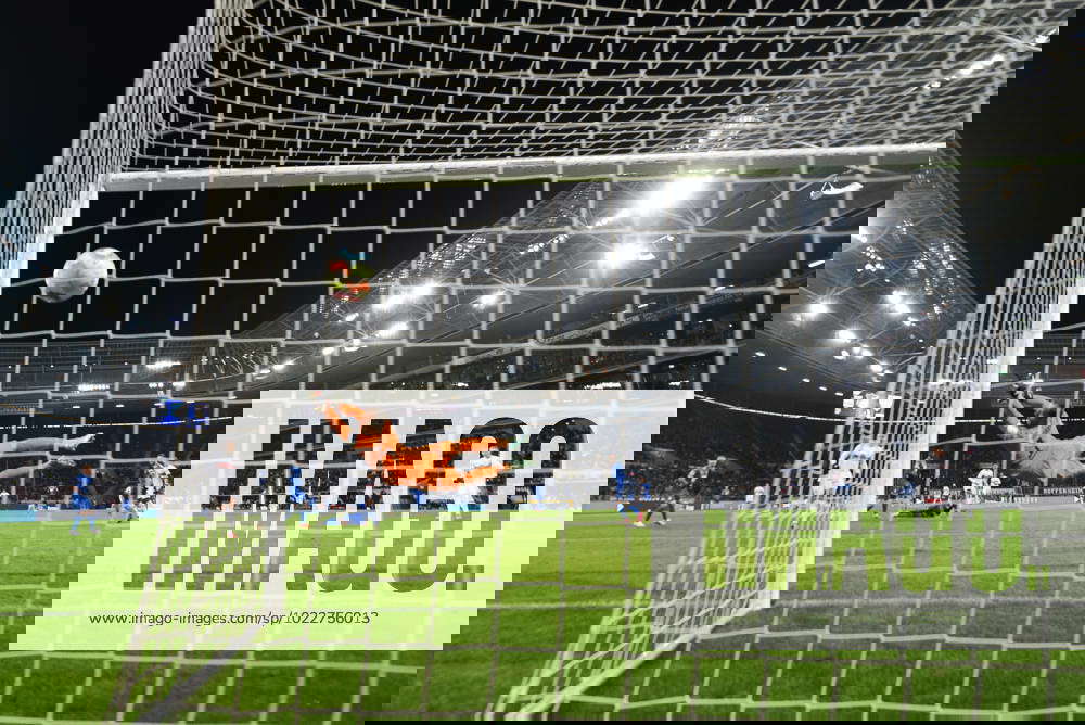 Goal to 1 2 by Wataru Endo VfB Stuttgart, 03 in picture 01tsf, back ...