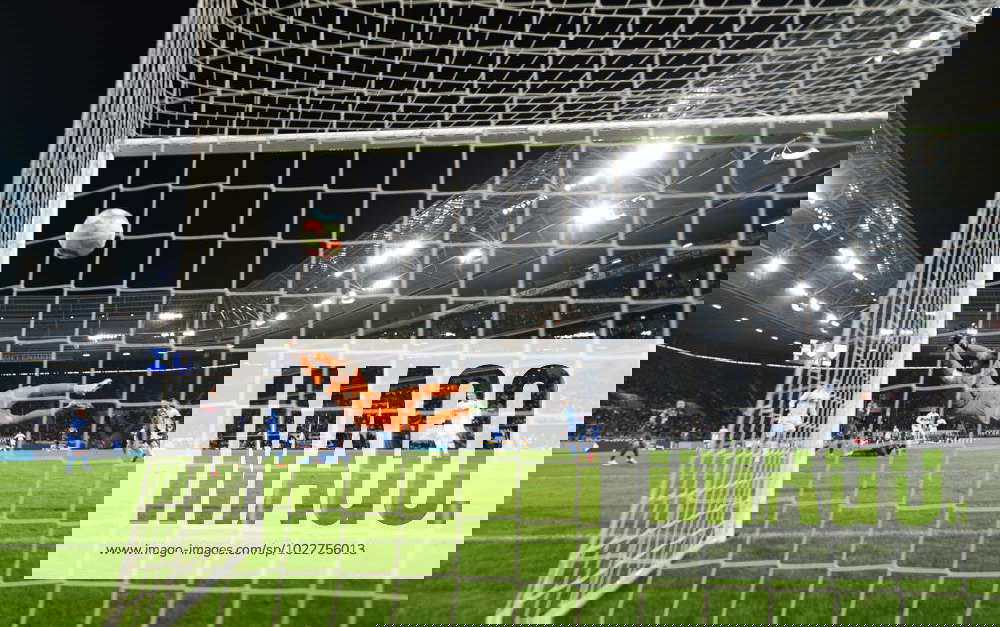 Goal to 1 2 by Wataru Endo VfB Stuttgart, 03 in picture 01tsf, back ...