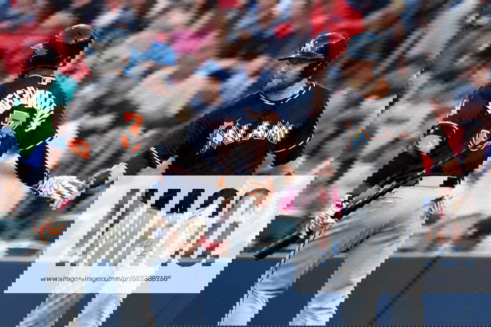 MLB, Baseball Herren, USA Miami Marlins at Atlanta Braves Aug 8, 2015; Atlanta, GA, USA; Miami