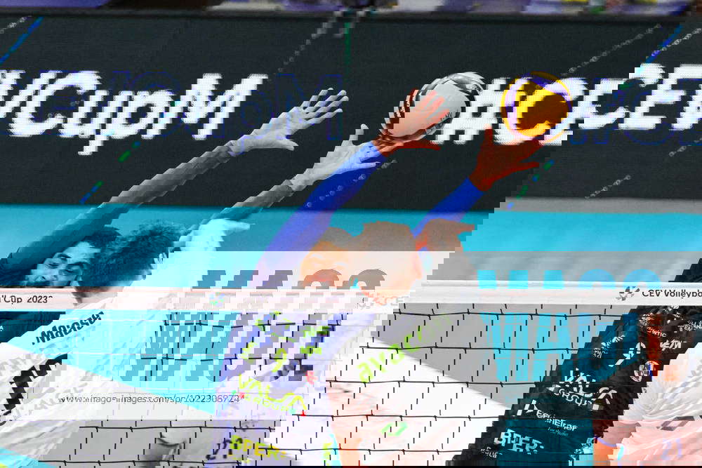 Earvin Ngapeth (Valsa Group Modena) Lukas Maase (SVG Luneburg) during ...