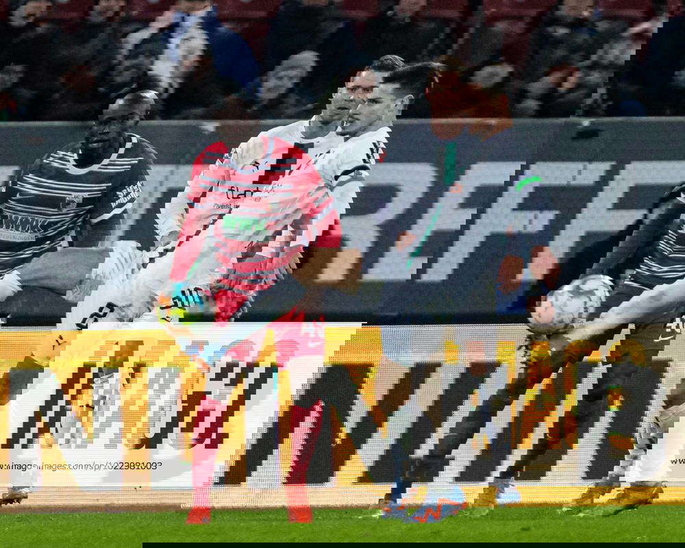 Julian Weigl Borussia Moenchengladbach, 08 , Nico Elvedi Borussia Moenchengladbach, 30 , Kelvin