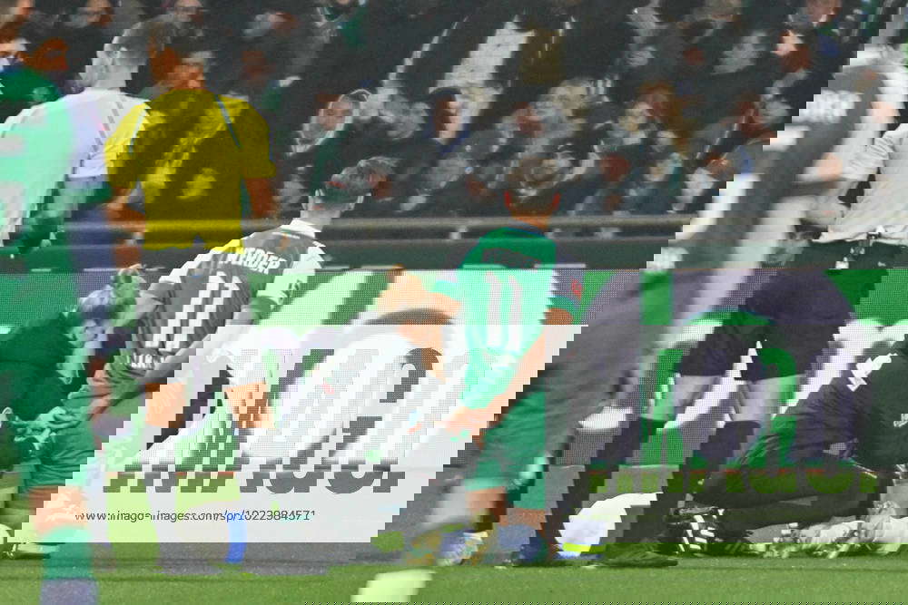 Slight injury to Niklas Fuellkrug SV Werder Bremen 11 , SV Werder Bremen 1 FC Union Berlin