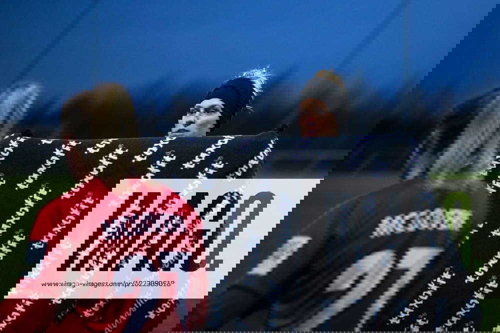 Inga Schuldt SC Sand, 31 with blanket, GER, TSG 1899 Hoffenheim vs SC ...