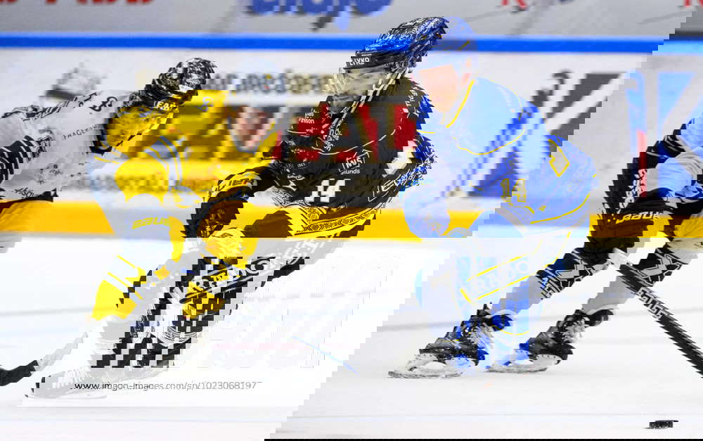 230126 Leksands Oskar Lang during the ice hockey match in the SHL between HV71 and Leksand on