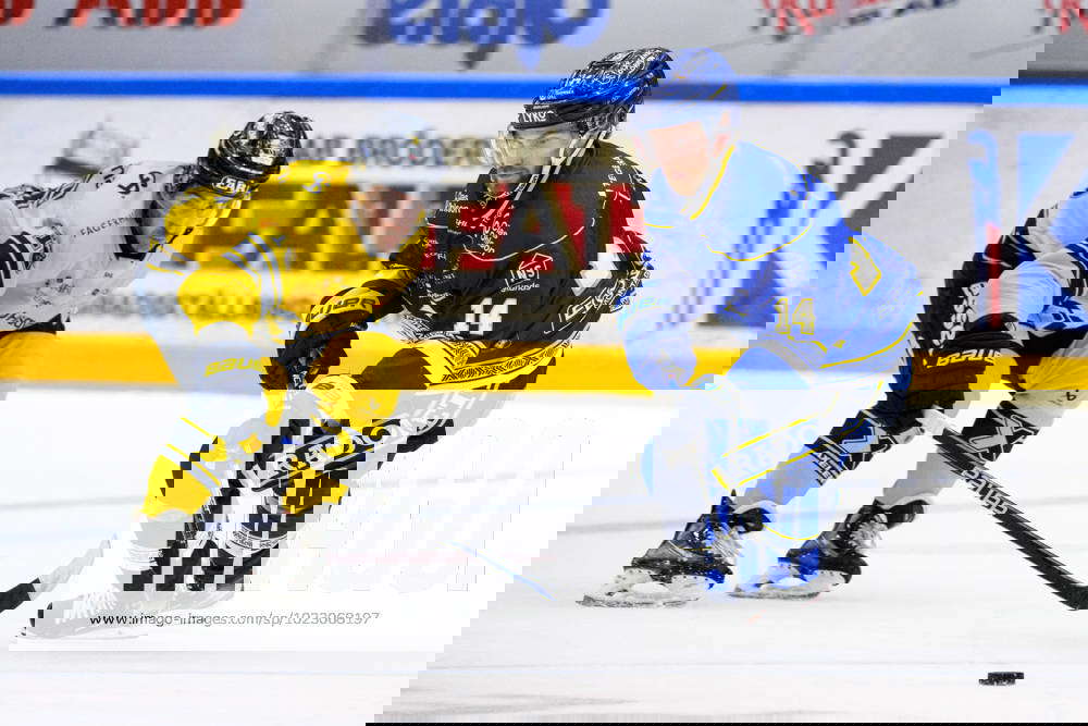 Leksands Oskar Lang during the ice hockey match in the SHL between HV71 and Leksand on in