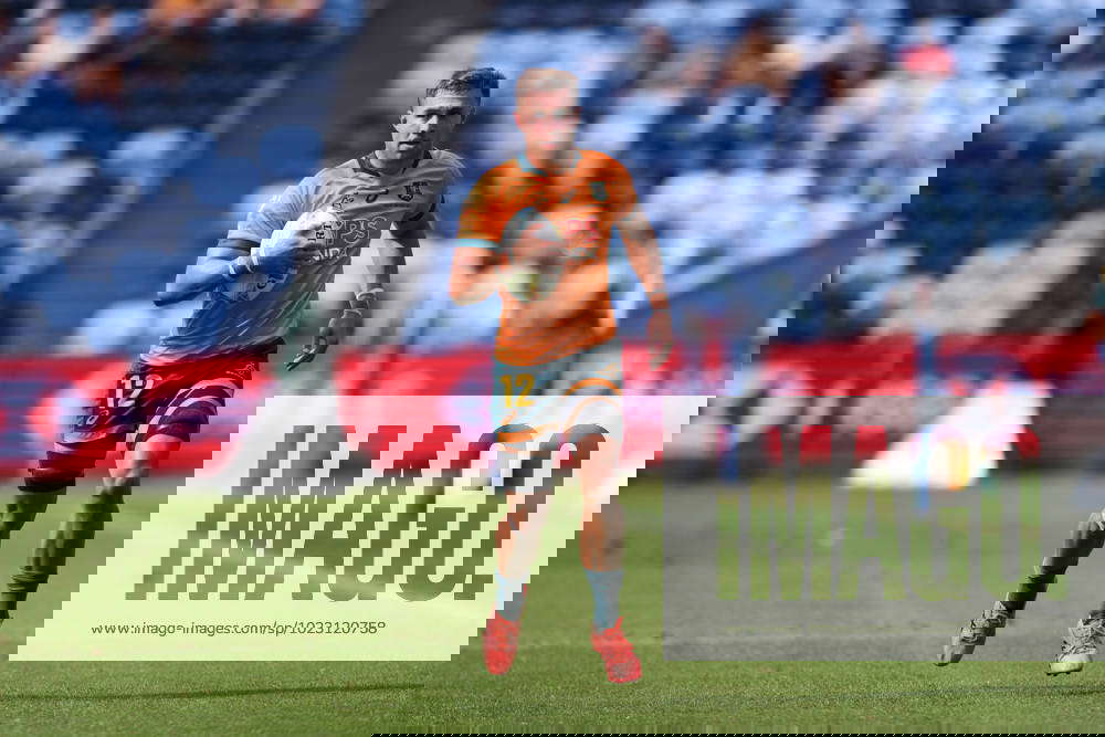 RUGBY SYDNEY SEVENS, Nathan Lawson of Australia runs the ball during ...