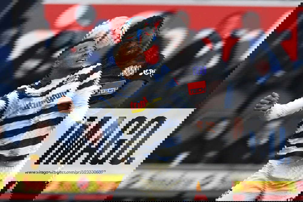 Marvin Ajani MSV Duisburg in duel with Omar Traore VFL Osnabrueck GER ...