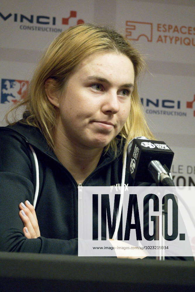 La joueuse de tennis Linda Noskova (CZE) en confÃ rence de presse apres ...