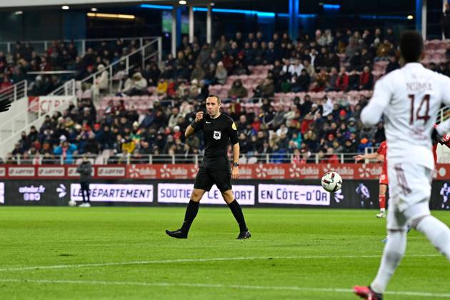 Benjamin LEPAYSANT ( arbitre ) FOOTBALL : Dijon vs Bordeaux - Ligue