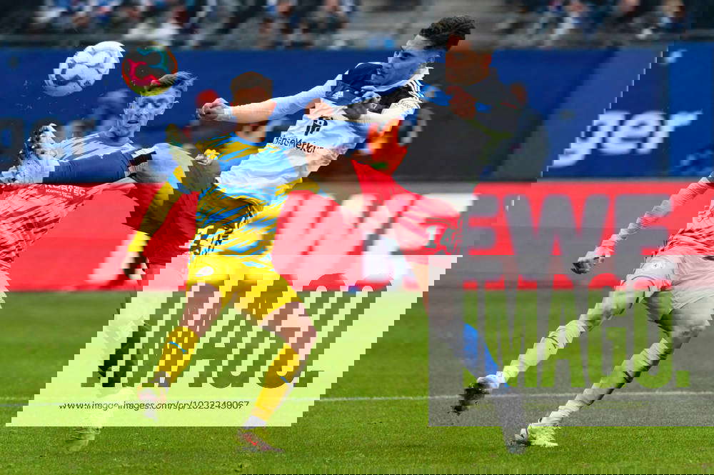 Jan Hendrik Marx Eintracht Braunschweig 26 vs Ludovit Reis Hamburger SV 14 Hamburger SV vs