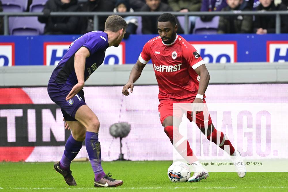 ANDERLECHT, BELGIUM - JANUARY 29 : Vertonghen Jan defender of ...
