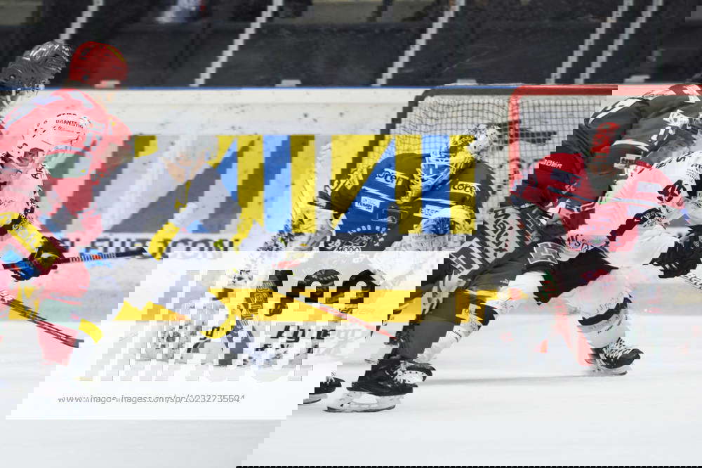 Västeras Liam Dower Nilsson and Modos goalie Marcus Nygren during the ice hockey match in the