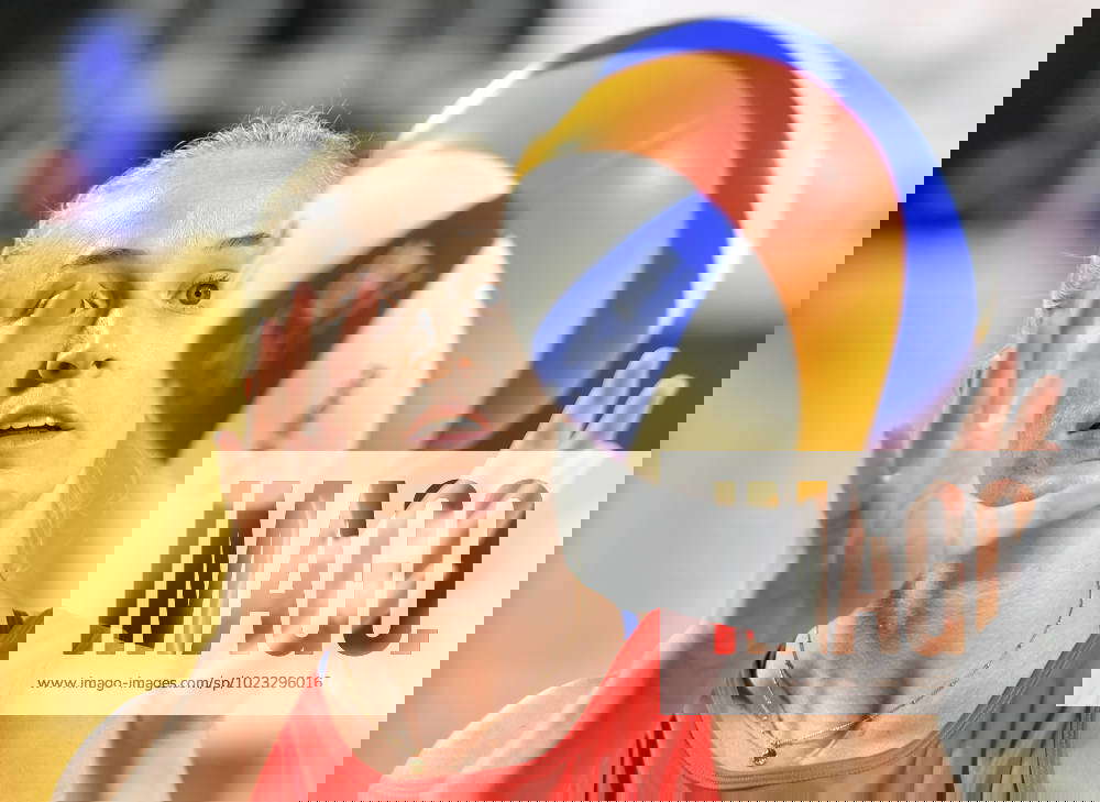 Women s Volleyball World Beach Pro Tour Finals In Doha Sara Hughes of ...