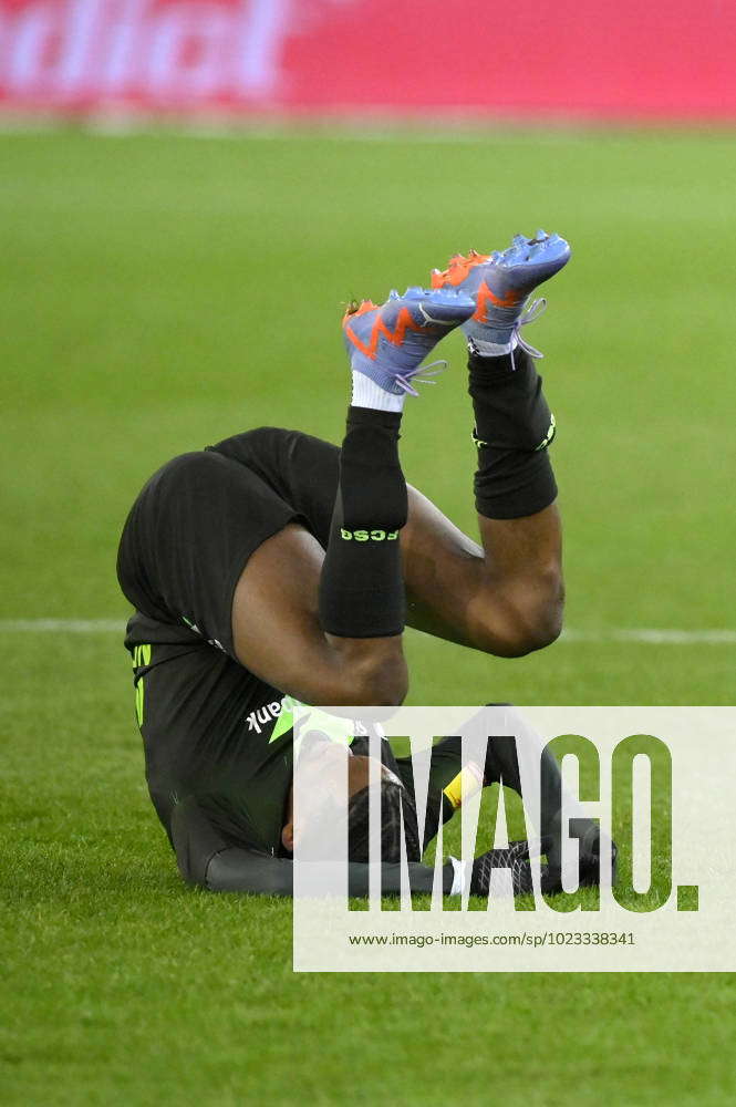 Noha Ndombasi, FCSG, on the ground, FC Zurich FC St Gallen, Super ...