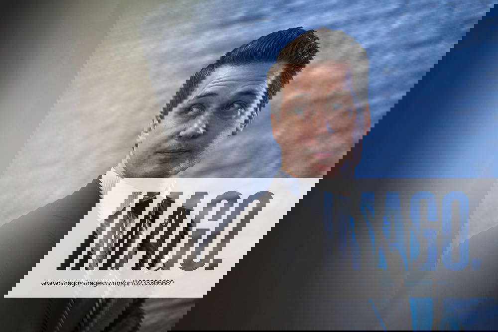 230131 Sam Hallam, Head Coach of Swedens national Ice Hockey team ...