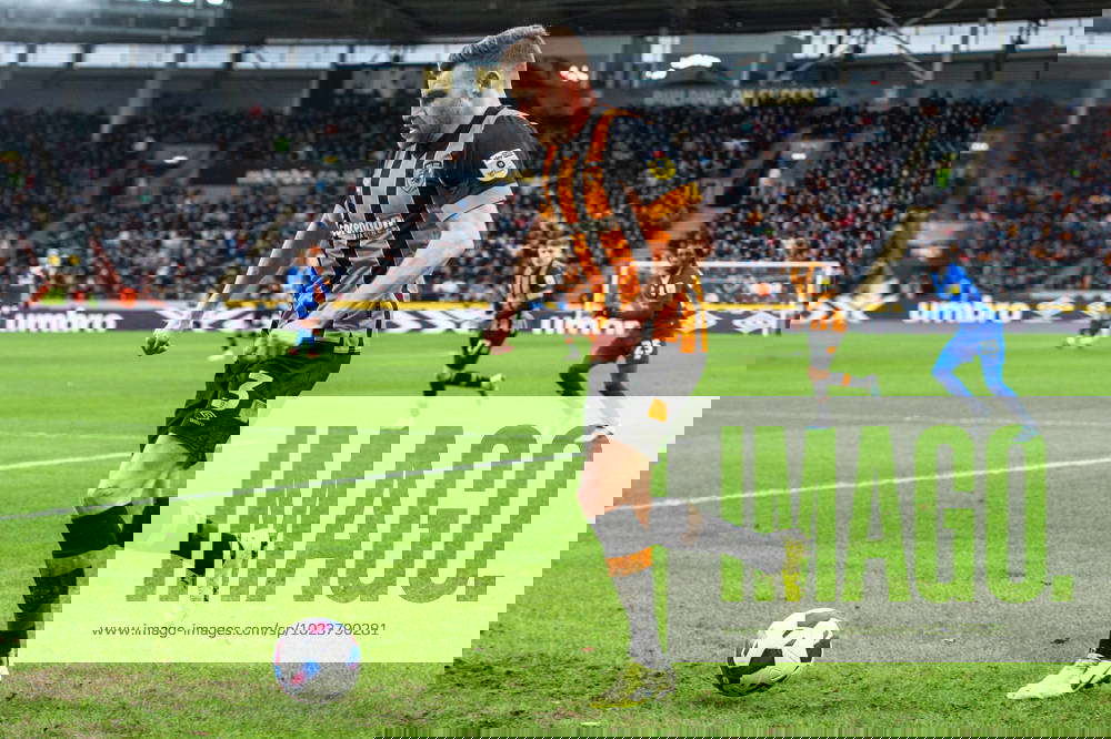 Hull City v Cardiff City Sky Bet Championship Callum Elder of Hull City ...