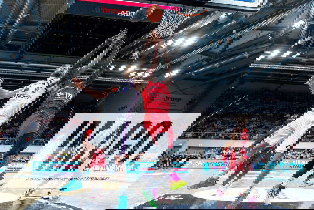 Till Pape BG Goettingen, 19 , Patrick Miller Brose Bamberg, 01 , Brose ...