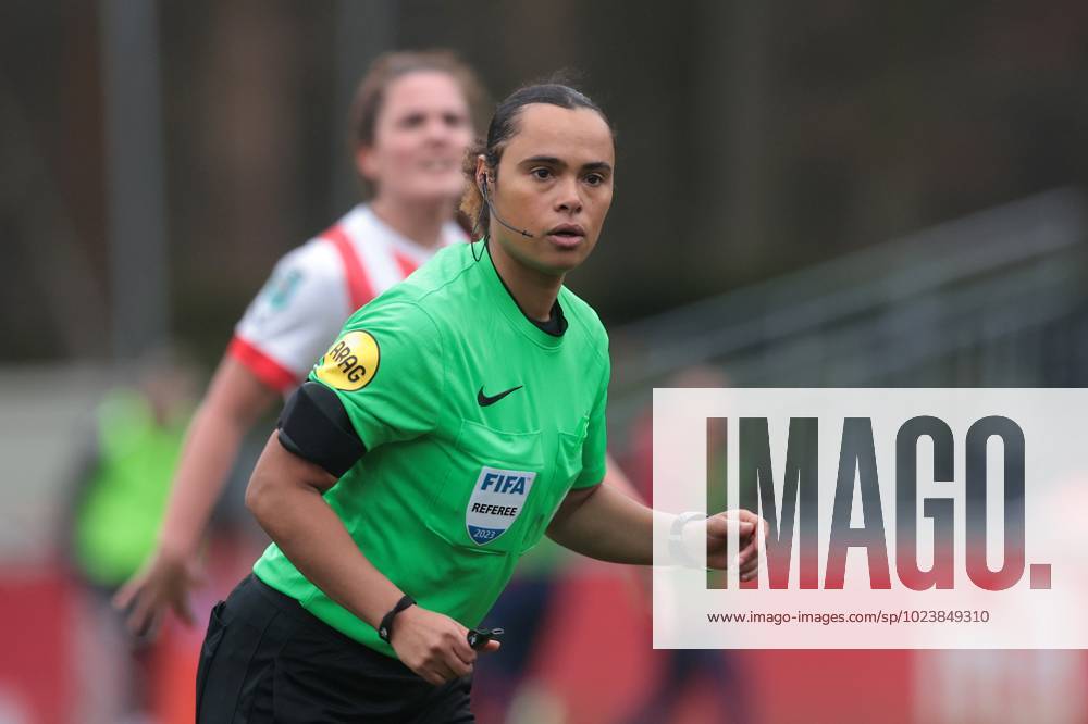 EINDHOVEN Referee Marisca Overtoom during the Dutch Eredivisie women s ...