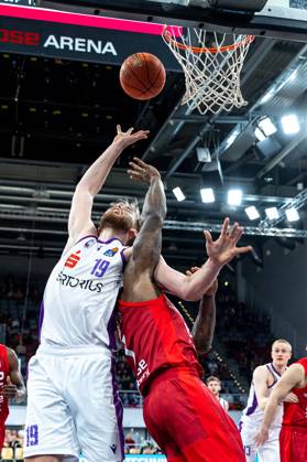 Till Pape BG Goettingen, 19 , Patrick Miller Brose Bamberg, 01 , Brose ...