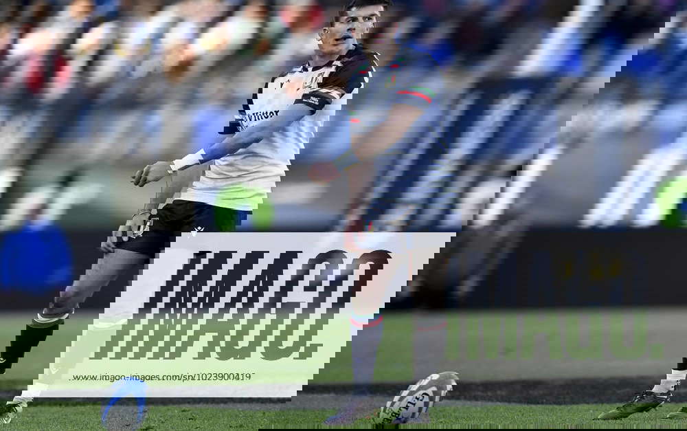 Tommaso Allan of Italy prepares to converts during the Six Nations ...