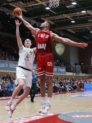 v li Seth Hinrichs Veolia Hamburg Towers, 12 and Filip Stanic Wuerzburg ...