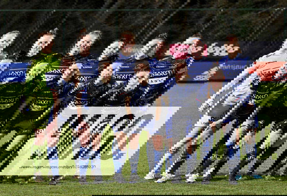 STANDARD VS ZULTE-WAREGEM players of Zulte-Waregem with Lowiese ...