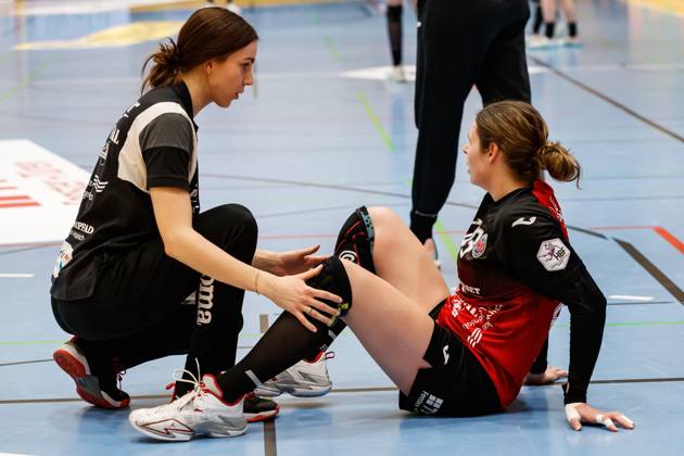 from left Maria Galic Thueringer HC, Physio , Jennifer Rode Thueringer ...