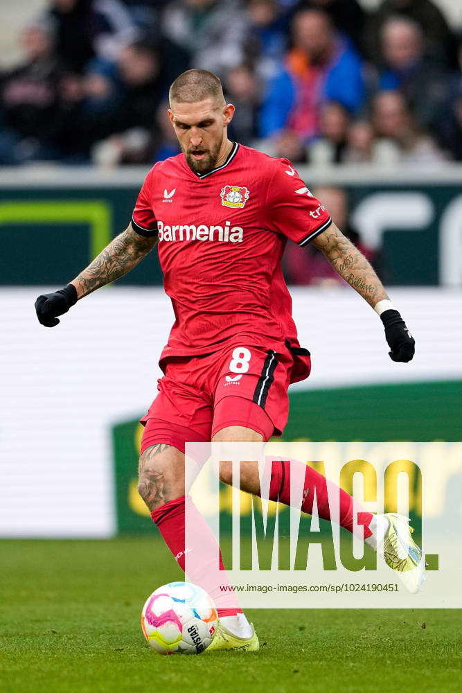 Robert Andrich B04, 8 , on the ball, crop, full body, single image ...