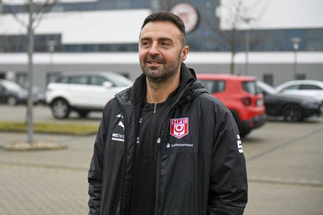Halle, Germany 12 February 2023 3 Liga 2022 2023 introduction coach ...