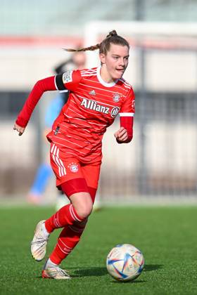 Sarah Ernst FCB, 13 on the ball, 11 12 2022, Munich Germany , Football ...