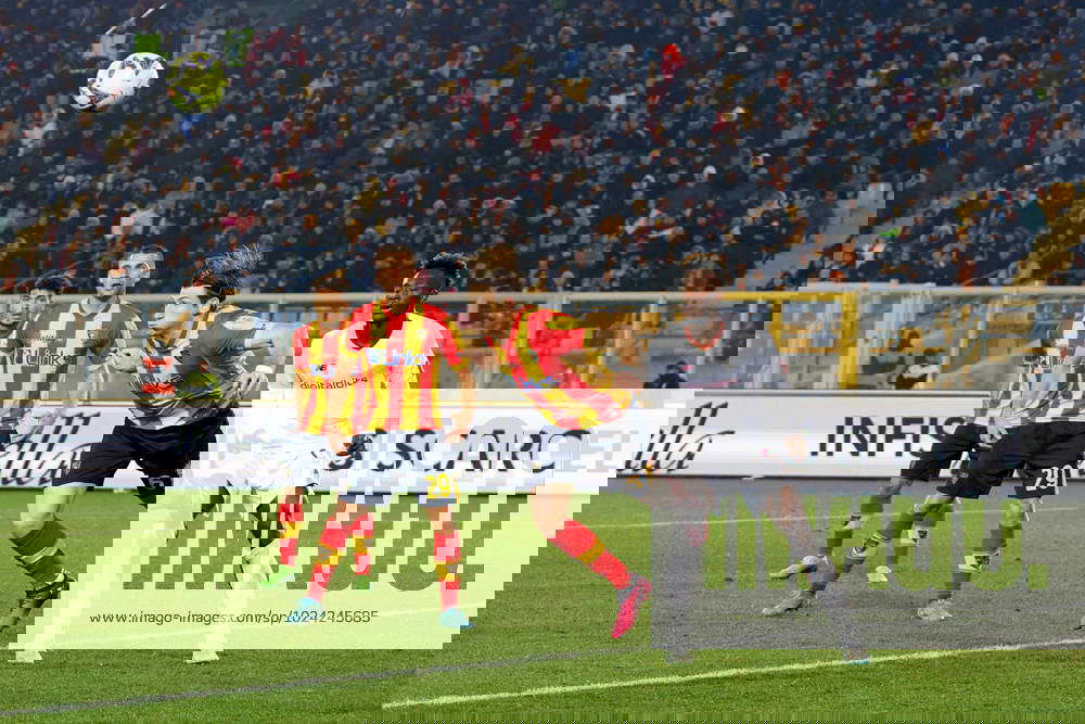 Federico Baschirotto (US Lecce) and Tammy Abraham (AS Roma) during US ...