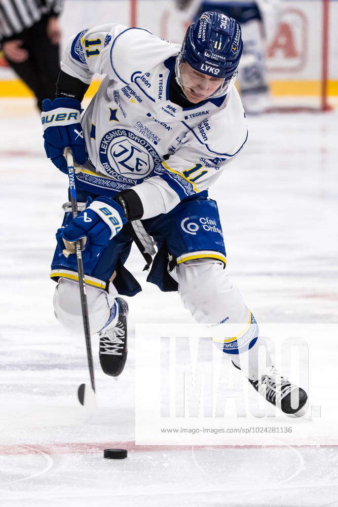 230214 Leksands Martin Karlsson during the SHL ice hockey match between Leksand and Växjö on