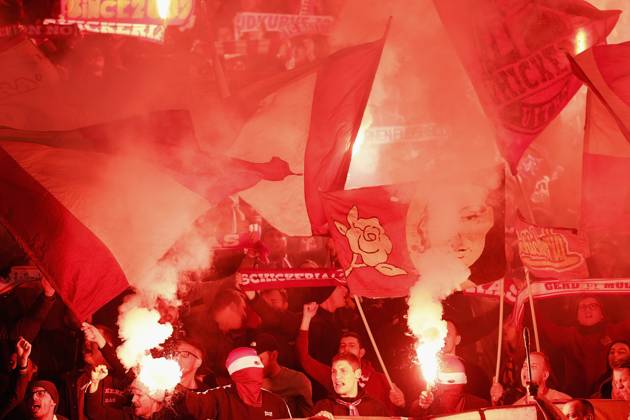 Pyro, pyrotechnics, smoke pots, bengalos, in Bayern Blog, 14 02 2023 ...
