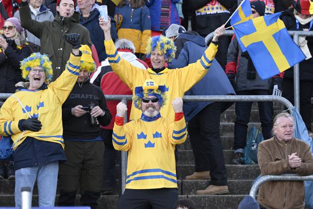 OBERHOF 20230215 Swedish fans cheer in the stands cheering after Linn ...